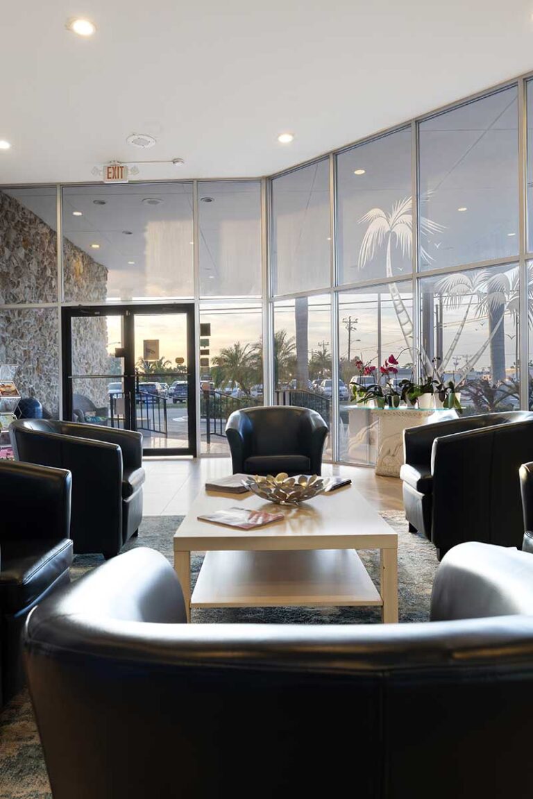 Dolphin Key Resort & Tiki Bar & Grill | Cape Coral, FL